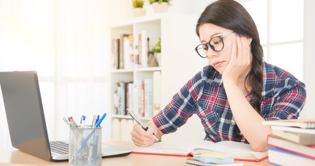 Savjeti za studente: Kako napisati dobar esej? - Level Up Academy